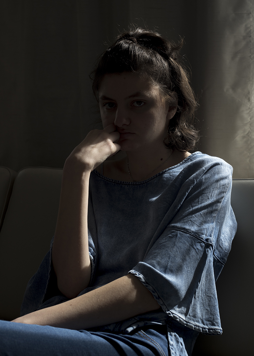 Eva Vei veille sur sa petite cousine autiste